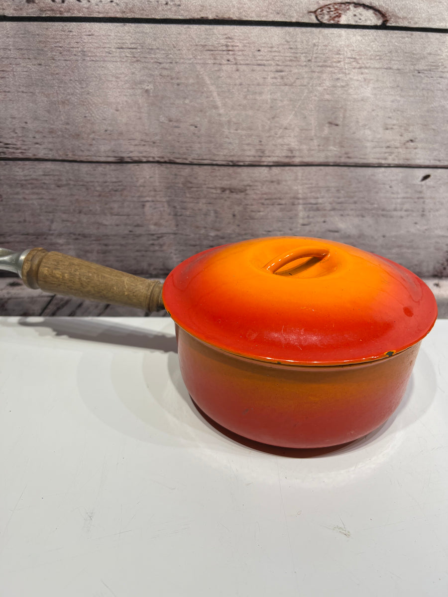 Cast iron sunburnt orange pot – The Nickel Barn